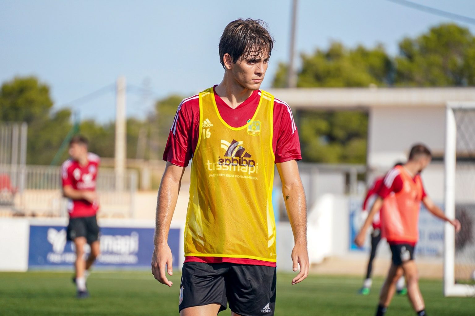 Jay Romero renova fins el 2024 i se'n va cedit al Sant Jordi ...