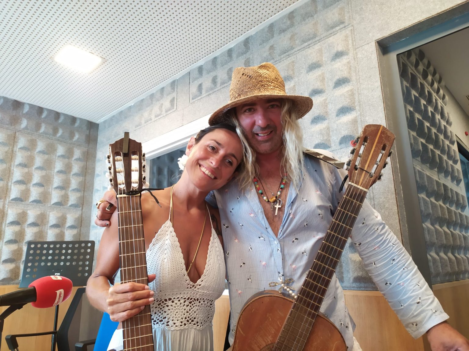 Bárbara Barale ens presenta una cançó molt crítica amb la Formentera ...