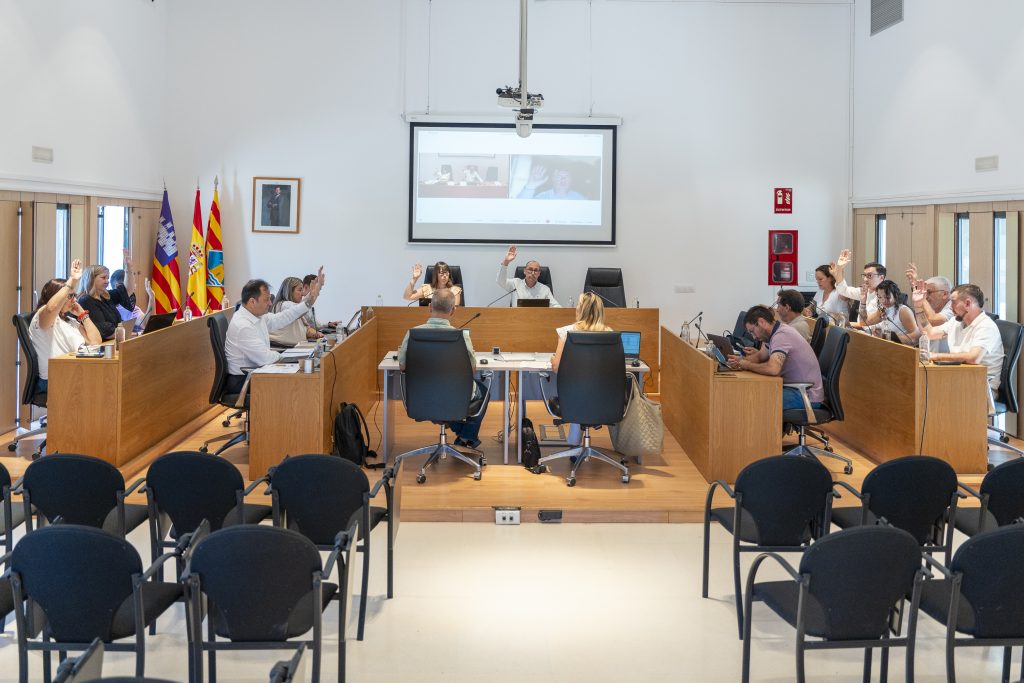 El Ple aprova la legalització en rústic en el segon intent | RadioIlla ...